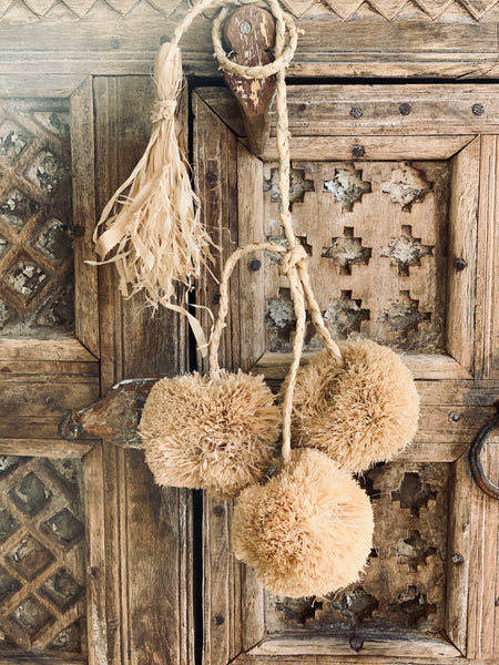 String of Pom Poms - Natural – Rustic White & Wood